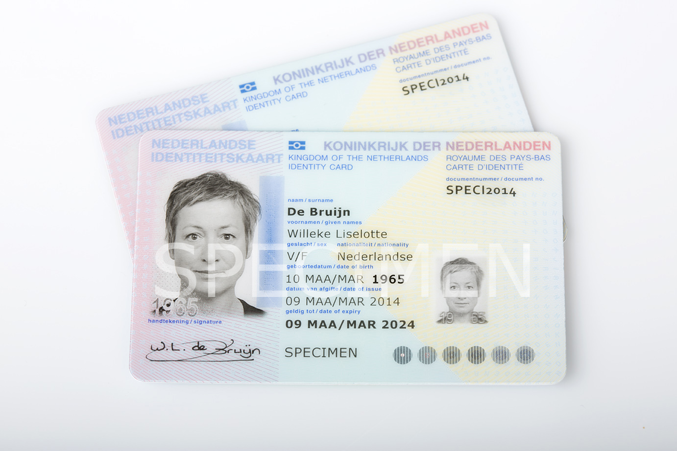 Rechtenvrije foto's reisdocumenten | RvIG